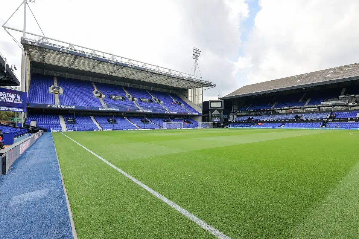Leon Ayinde joins Doncaster Rovers after Ipswich Town release
