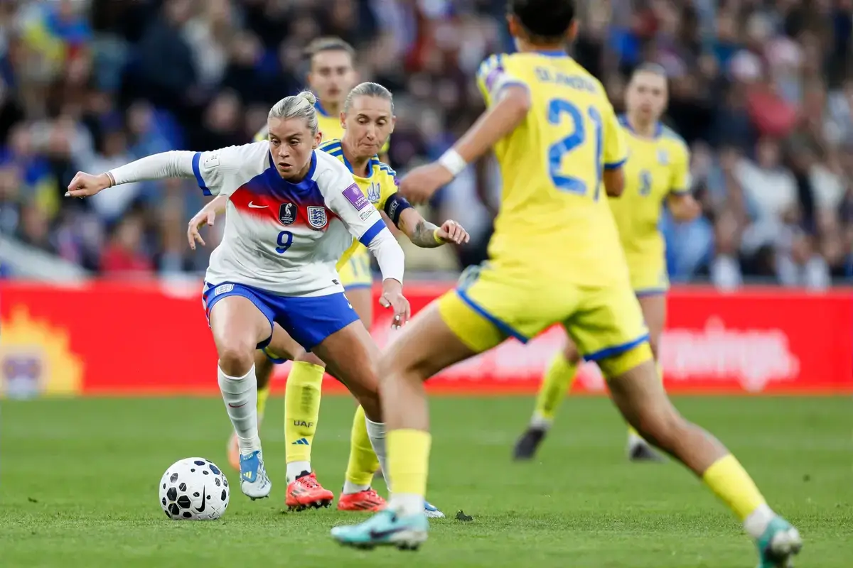 Caitlin Foord strikes on milestone night as Arsenal stars navigate ...
